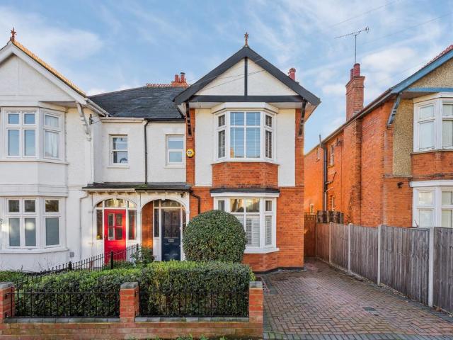5 bedroom semi detached house for sale