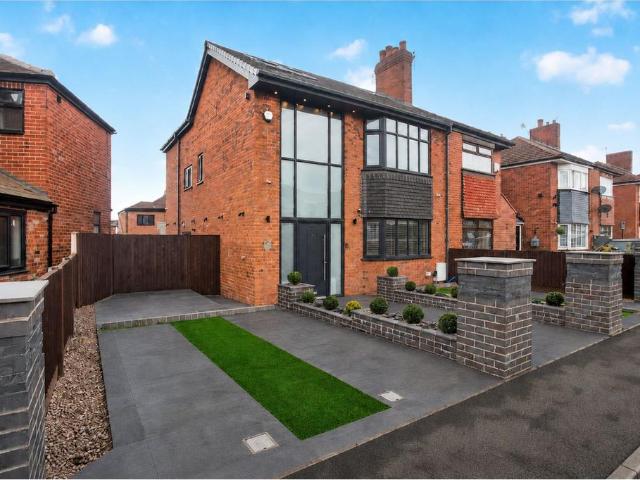 5 bedroom semi detached house for sale