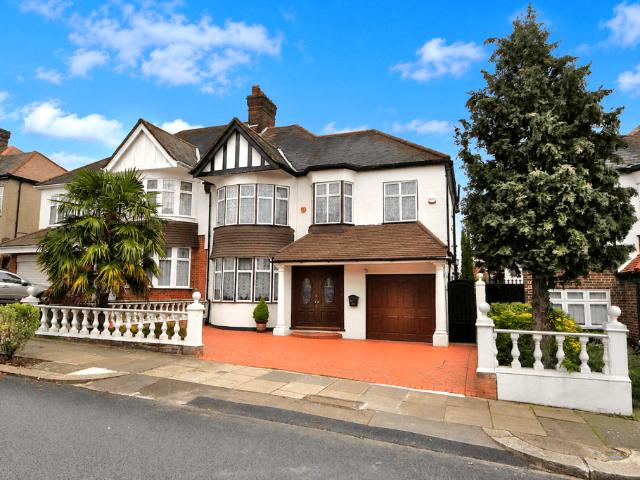 5 bedroom semi detached house for sale