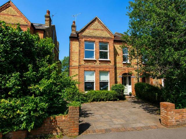5 bedroom semi detached house for sale
