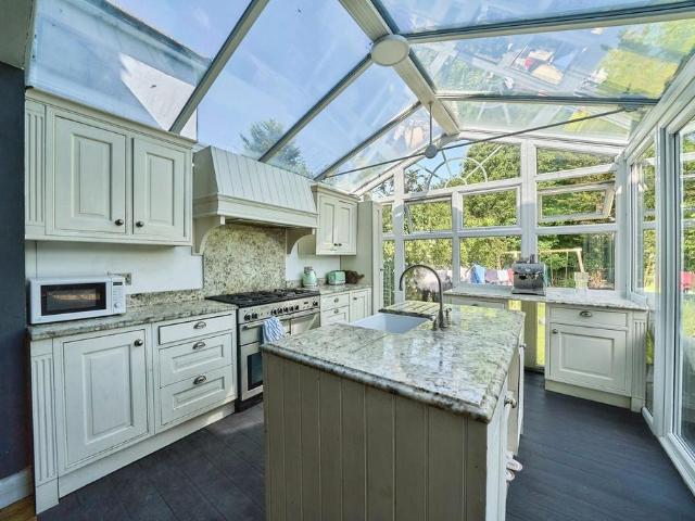 5 bedroom semi detached house for sale