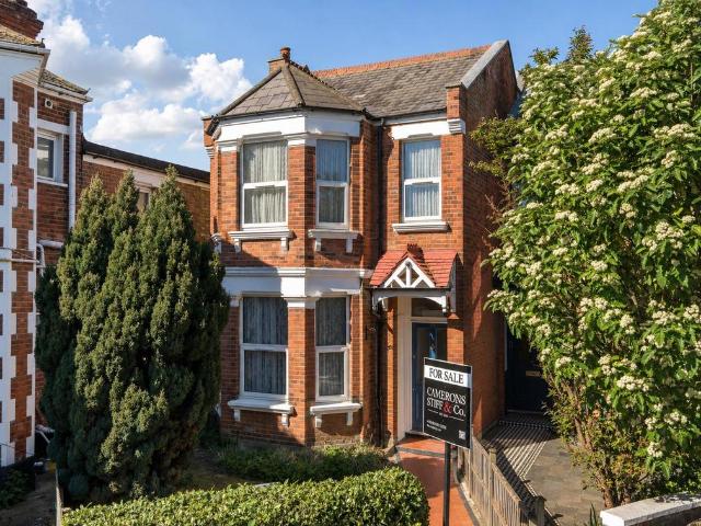 5 bedroom semi detached house for sale