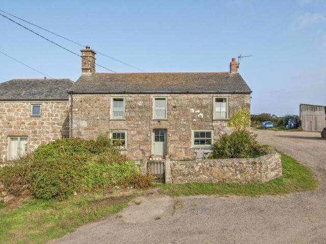 5 bedroom semi detached house for sale