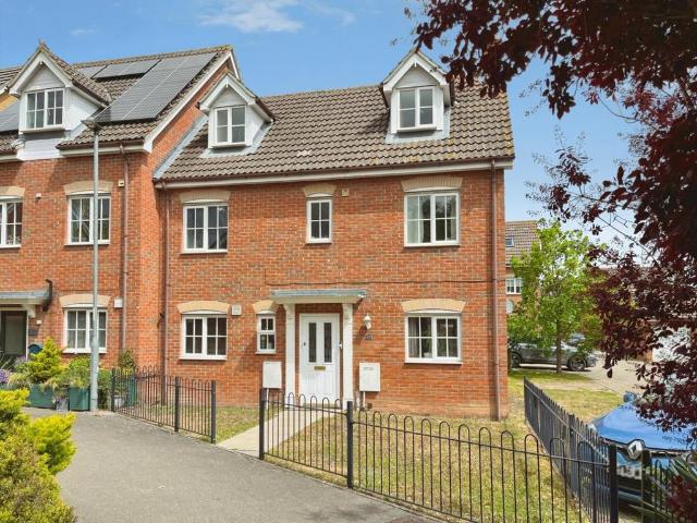 5 bedroom semi detached house for sale
