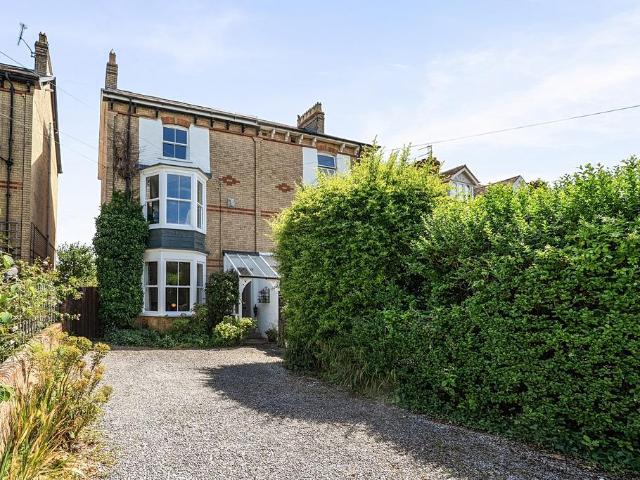 5 bedroom semi detached house for sale