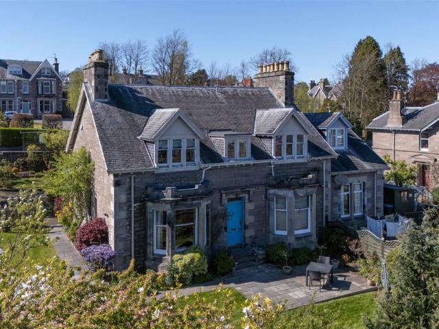 5 bedroom semi detached house for sale