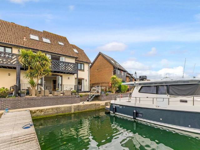 5 bedroom semi detached house for sale