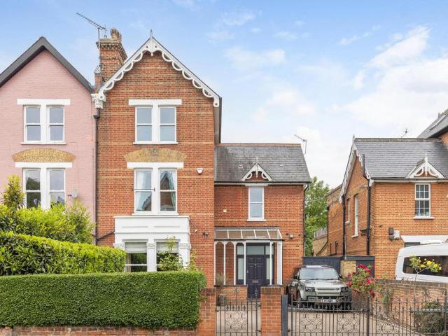 5 bedroom semi detached house for sale