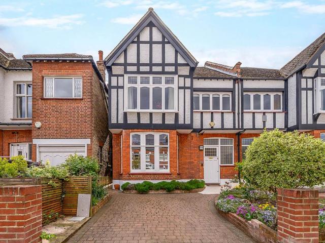 5 bedroom semi detached house for sale