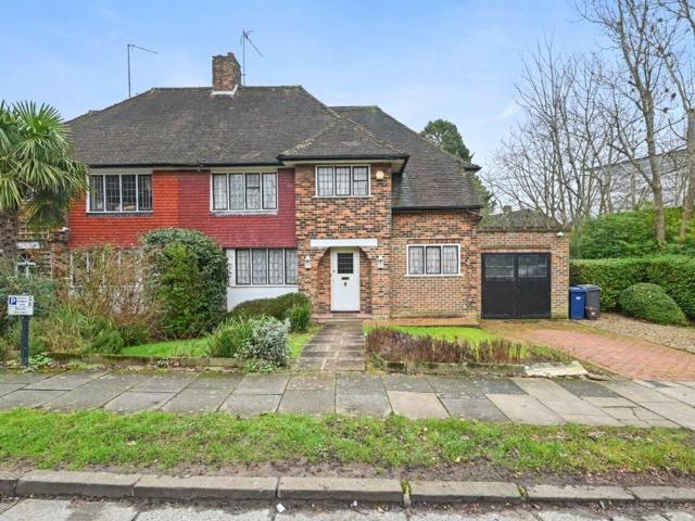 5 bedroom semi detached house for sale