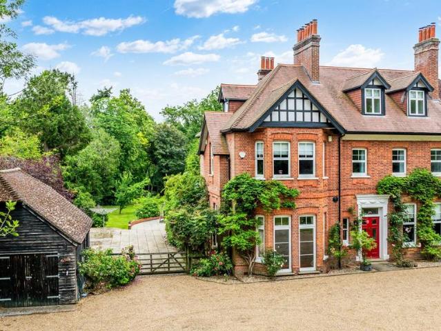 5 bedroom semi detached house for sale