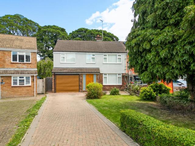 5 bedroom semi detached house for sale