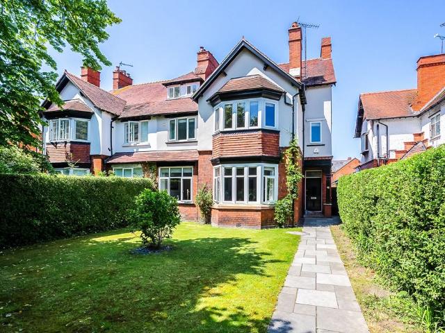 5 bedroom semi detached house for sale