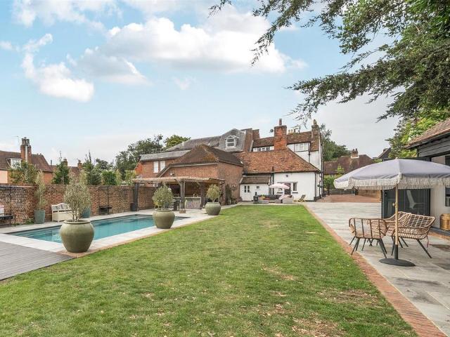 5 bedroom semi detached house for sale