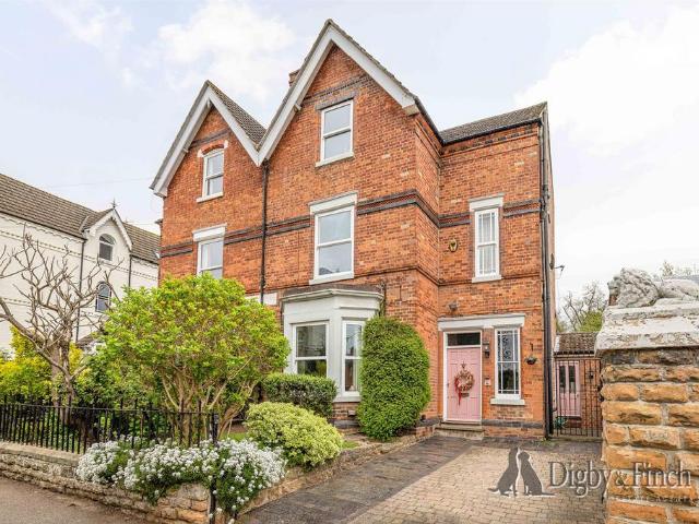 5 bedroom semi detached house for sale