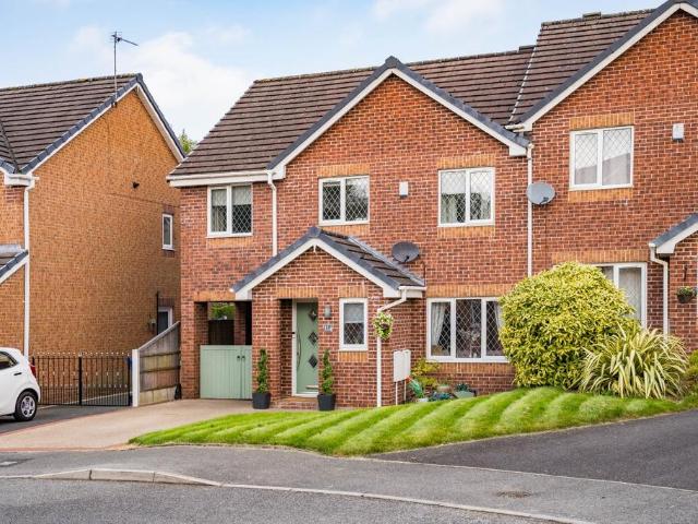 5 bedroom semi detached house for sale