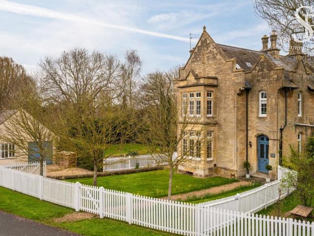 5 bedroom semi detached house for sale