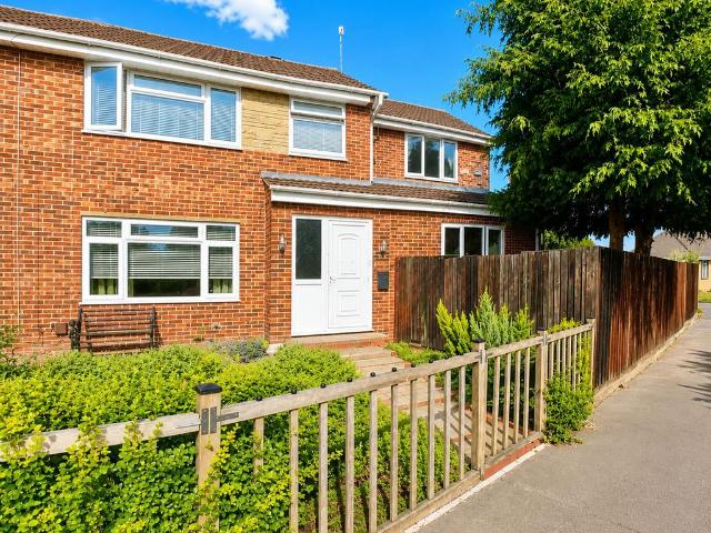 5 bedroom semi detached house for sale