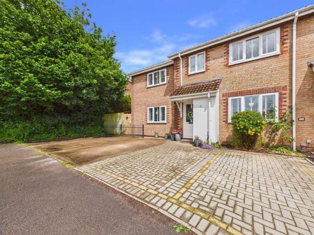 5 bedroom semi detached house for sale