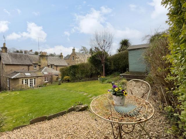 5 bedroom semi detached house for sale