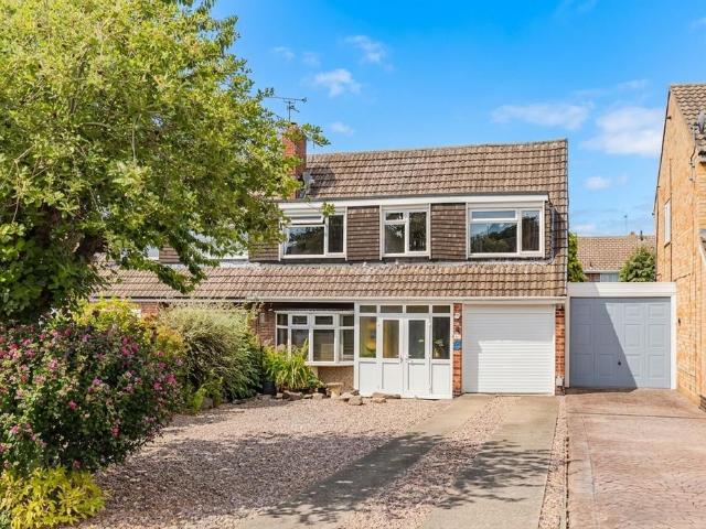 5 bedroom semi detached house for sale