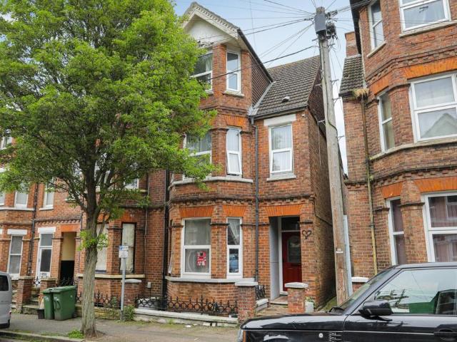 5 bedroom semi detached house for sale