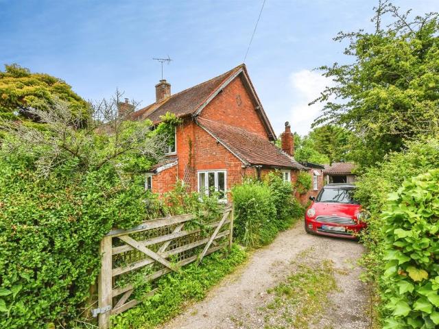 5 bedroom semi detached house for sale