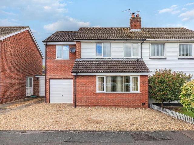 5 bedroom semi detached house for sale