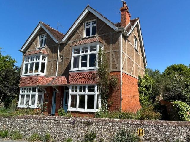 5 bedroom semi detached house for sale