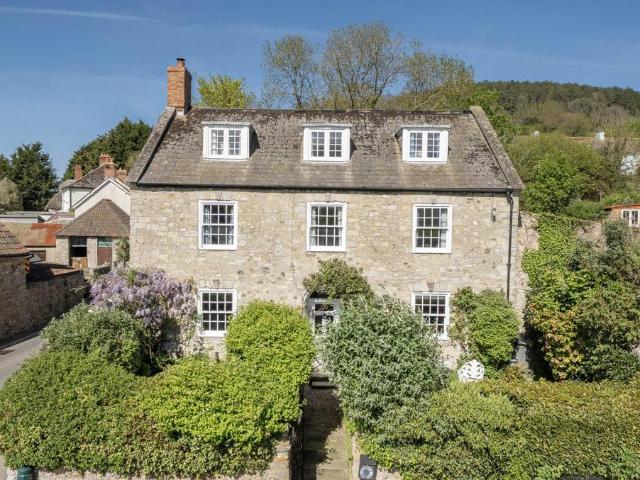 5 bedroom semi detached house for sale