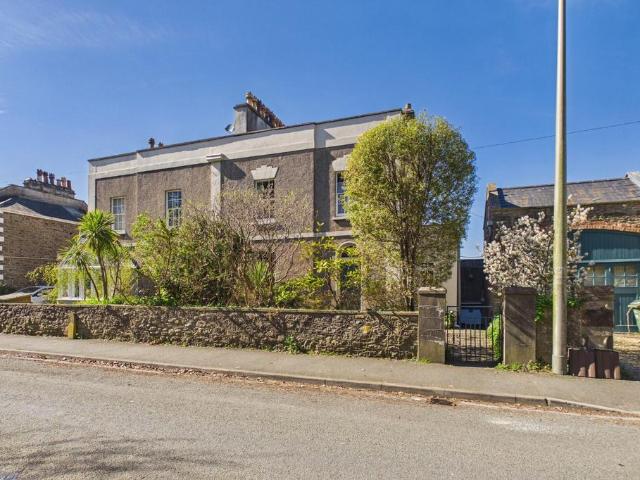 5 bedroom semi detached house for sale