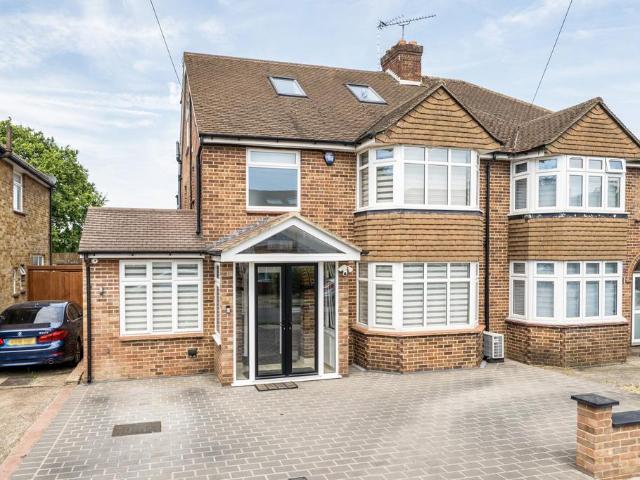 5 bedroom semi detached house for sale