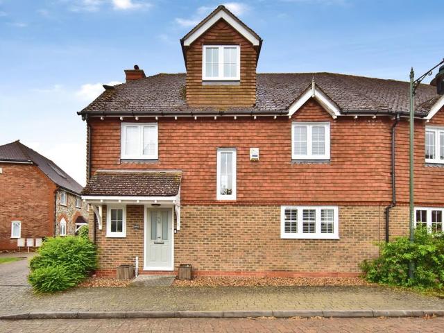 5 bedroom semi detached house for sale