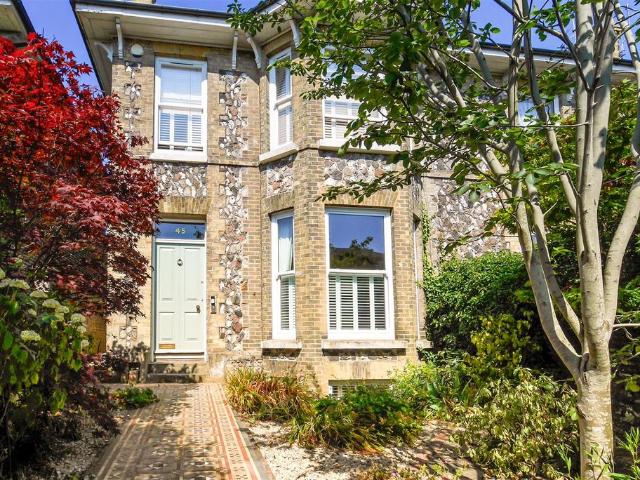 5 bedroom semi detached house for sale
