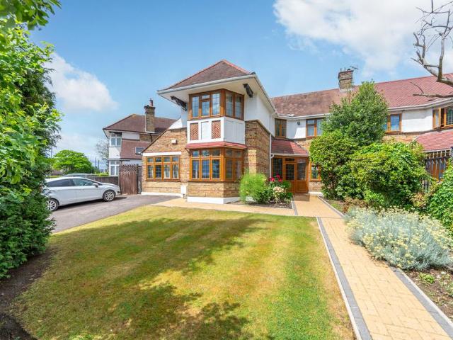 5 bedroom semi detached house for sale