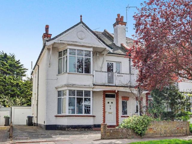 5 bedroom semi detached house for sale