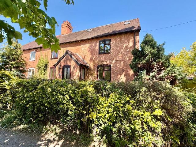 5 bedroom semi detached house for sale