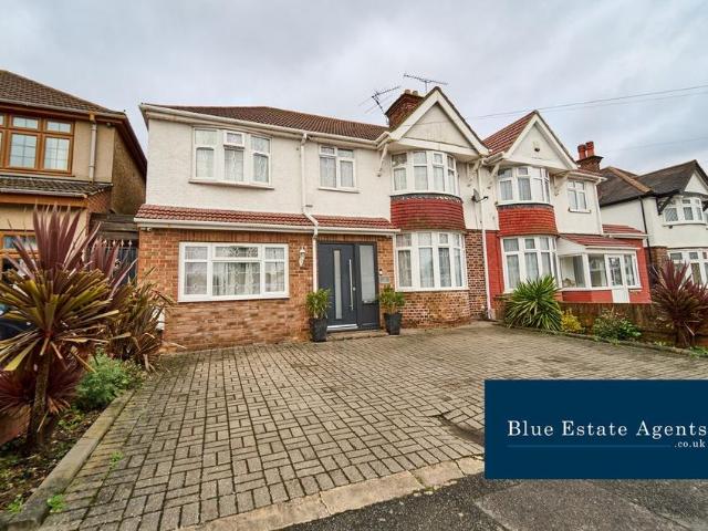 5 bedroom semi detached house for sale