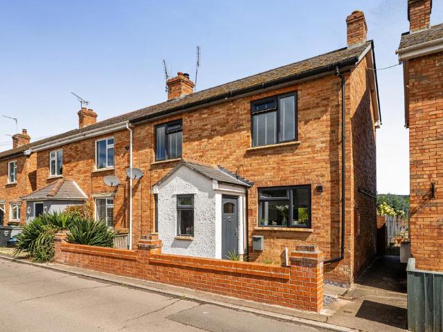 5 bedroom semi detached house for sale