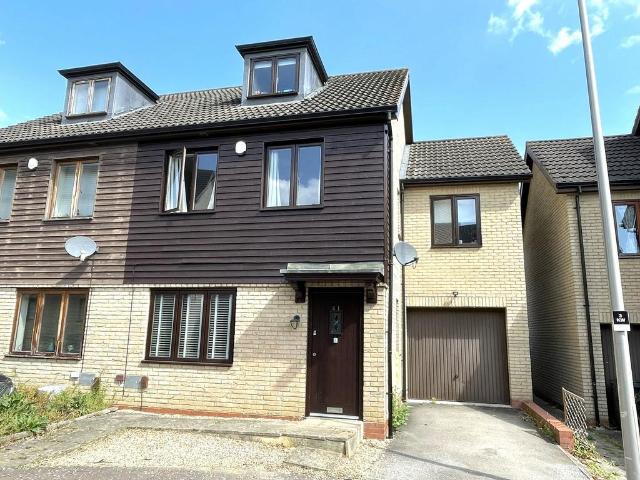 5 bedroom semi detached house for sale