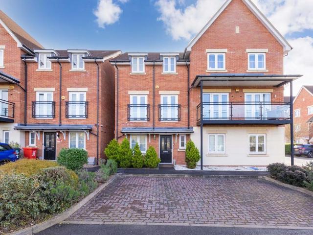 5 bedroom semi detached house for sale