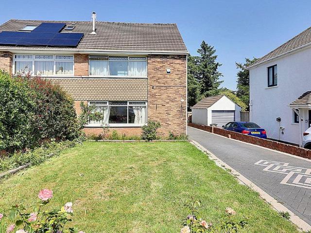 5 bedroom semi detached house for sale