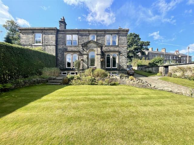5 bedroom semi detached house for sale