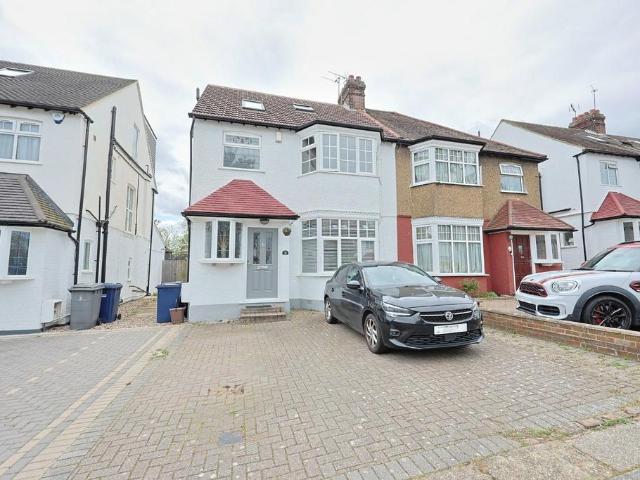 5 bedroom semi detached house for sale