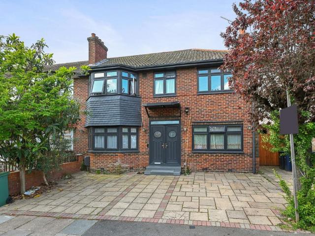 5 bedroom semi detached house for sale