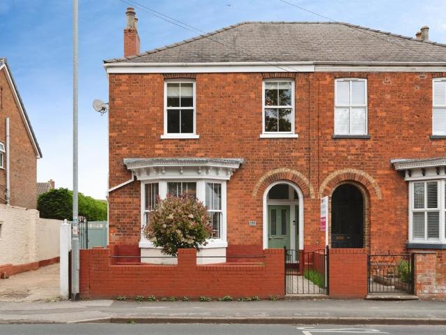 5 bedroom semi detached house for sale