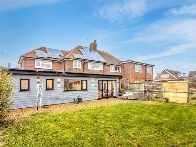 5 bedroom semi detached house for sale