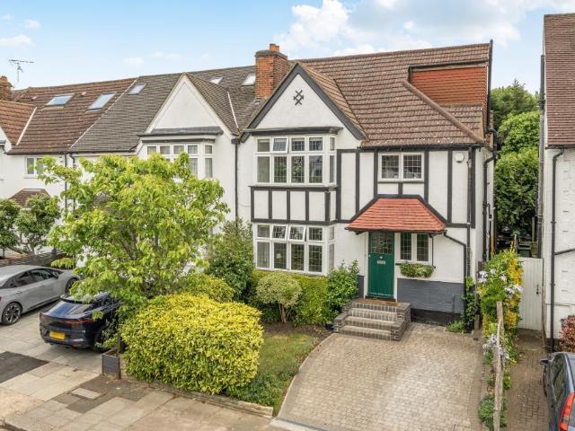 5 bedroom semi detached house for sale
