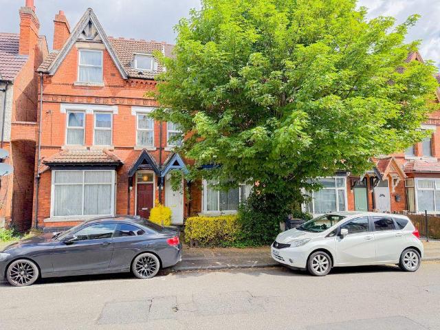 5 bedroom semi detached house for sale