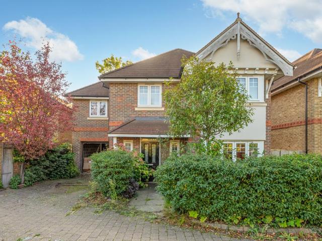 5 bedroom semi detached house for sale